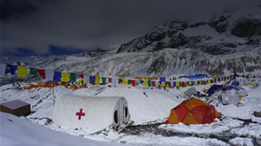 Medical Program: Everest ER: Practicing Medicine at 17,000 Feet